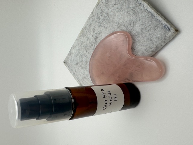 Gua Sha Facial Oil and Stone - Your Skin Your Way